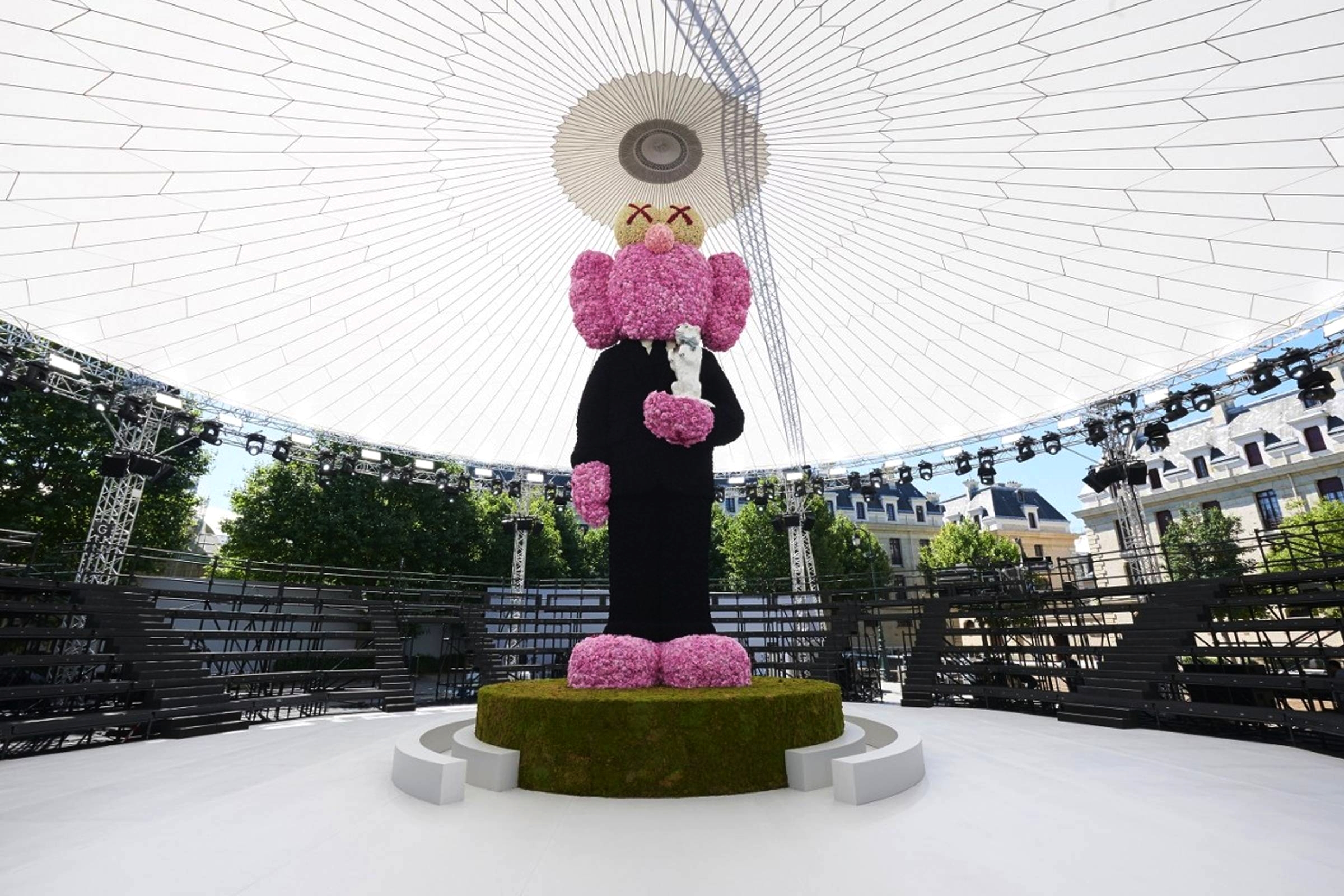 KAWS — история художника в мире искусства и моды | МЦ